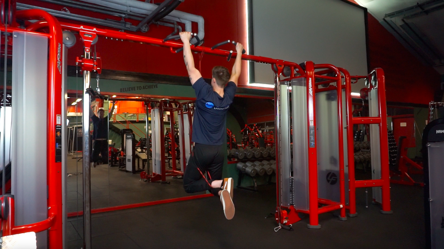 Band Supported Pull Up - FitnessBasen