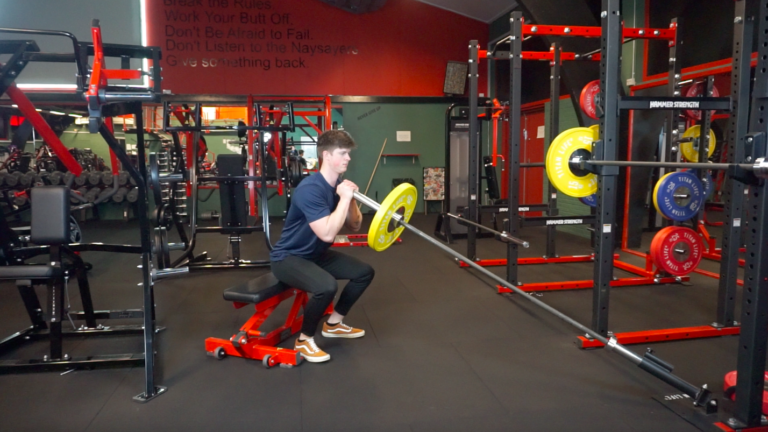Landmine Box Squat - FitnessBasen